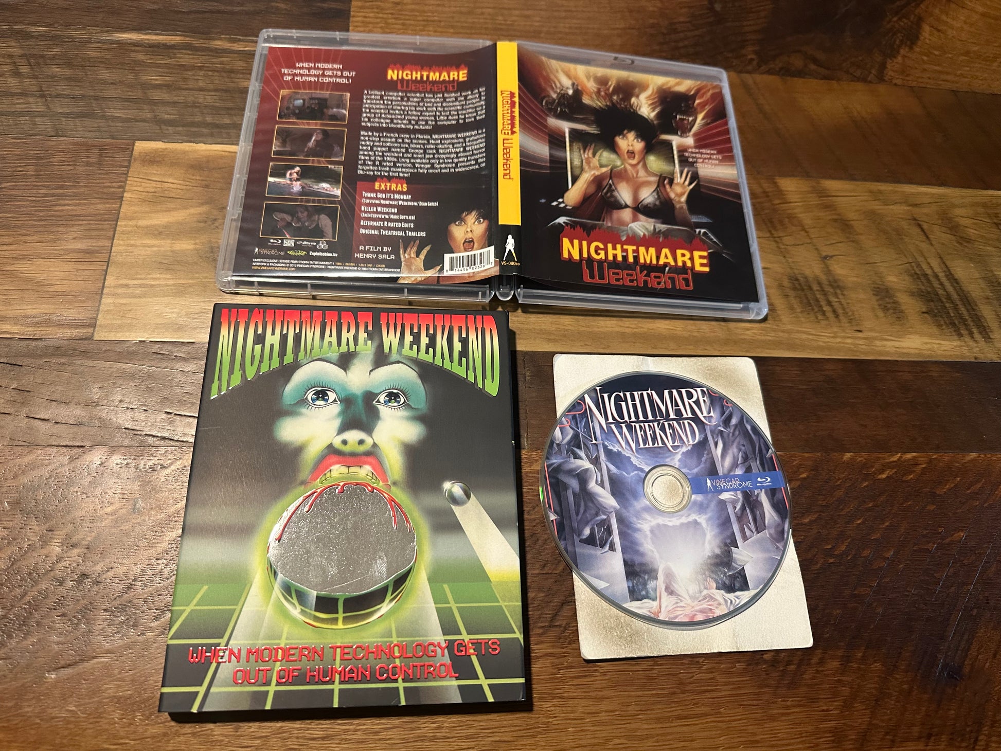 Nightmare Weekend Blu ray-Vinegar Syndrome-Slipcover-80’s – DVDHorrorman